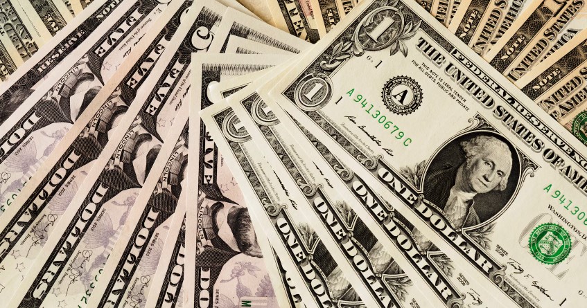 Como o dólar se tornou a principal moeda do mundo?